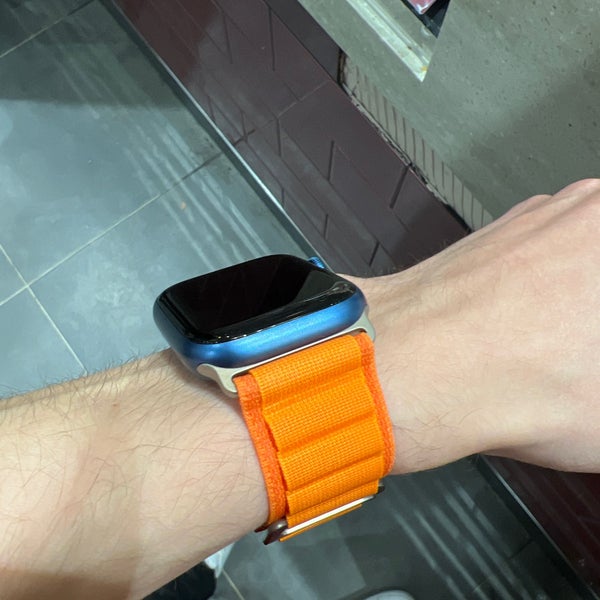 Apple Bromley - Electronics Store