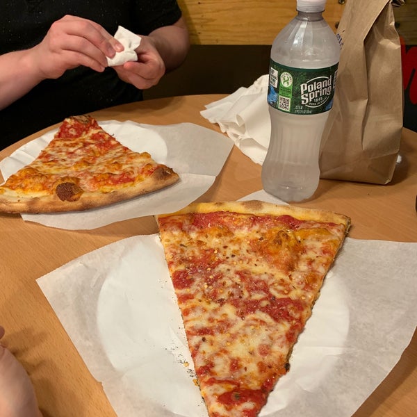 Goomba's Pizza - 720 Main St