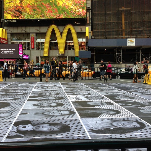 Times Square Museum and Visitor Center (Now Closed) - Tourist ...