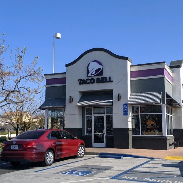 Taco Bell - Woodward Park - 1085 E Champlain Dr