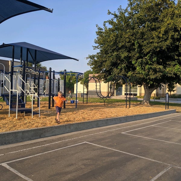 Figarden Elementary School - Elementary School