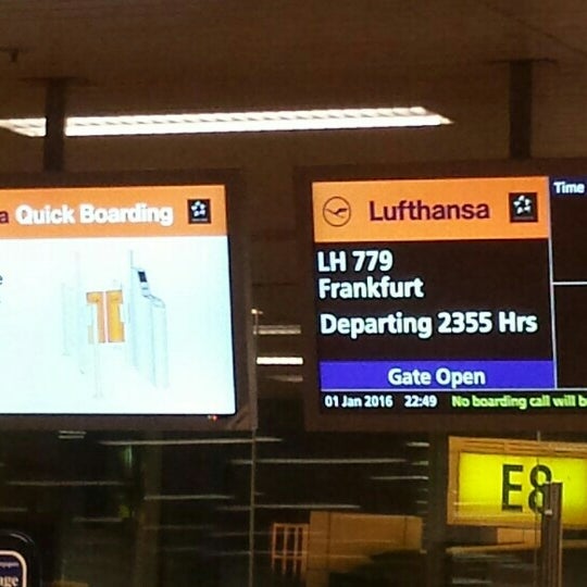 Photos at Lufthansa Flight LH 779 - Plane in Singapore