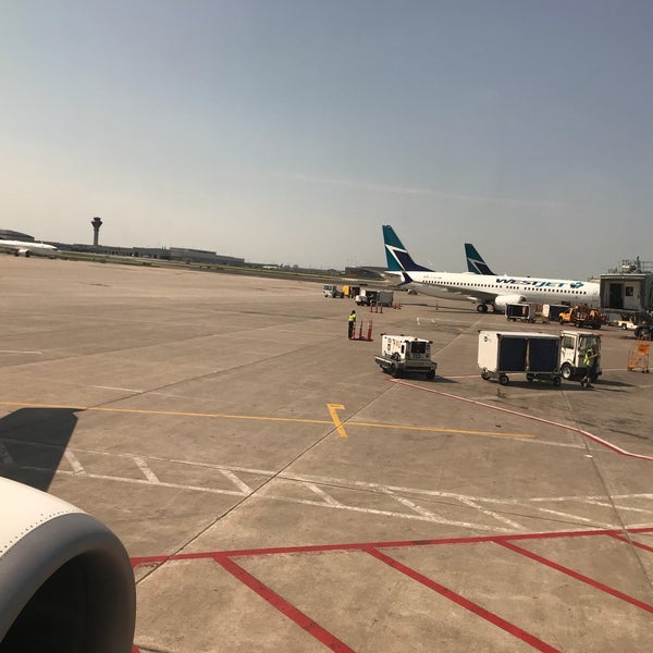 Gate B5 - Toronto Pearson International Airport - Mississauga, ON