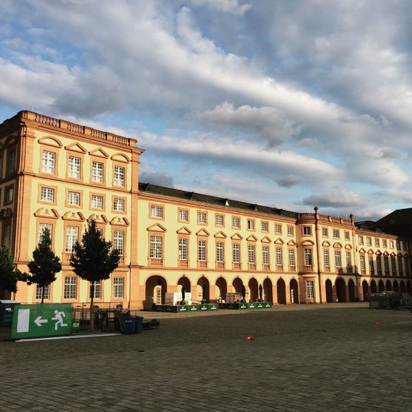 Barockschloss Mannheim - Palace in Schloßgebiet