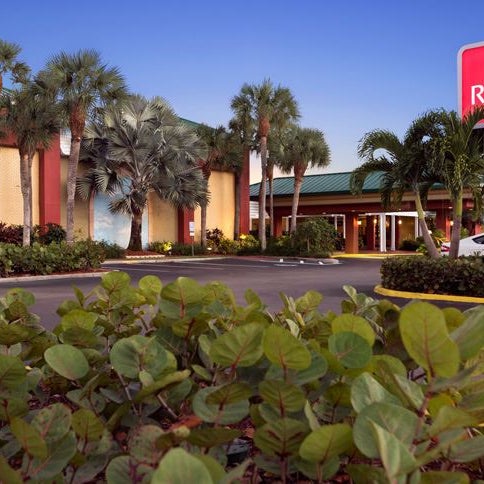 Ramada Naples - 13 tips from 445 visitors