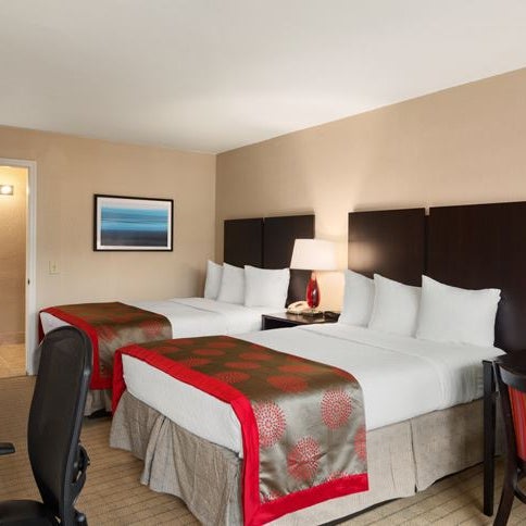 Ramada Naples - 13 tips from 445 visitors