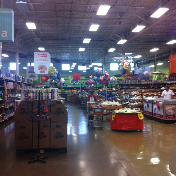 H-E-B Saltillo República - Grocery Store