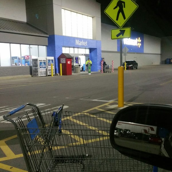 Walmart Supercenter - 2501 E North St