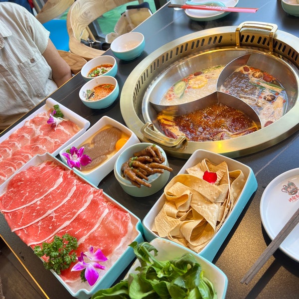 Chuan Yu Hotpot (ชวนหยูหม่าล่าหม้อไฟ) - 1 tip from 155 visitors