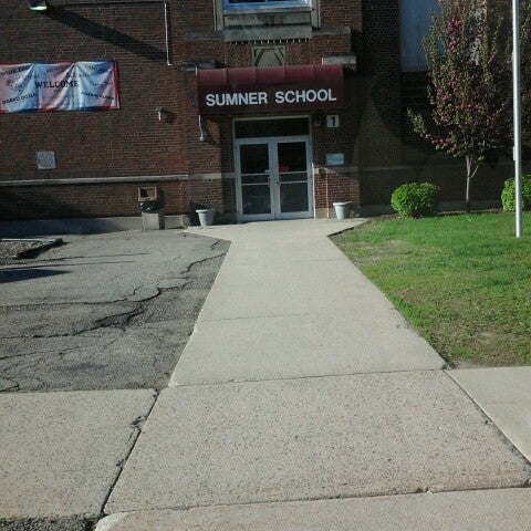 Sumner Elementary School - 20 visitors