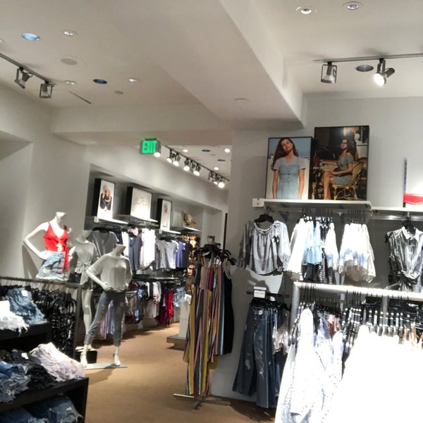 Express Clothing Store Interior
