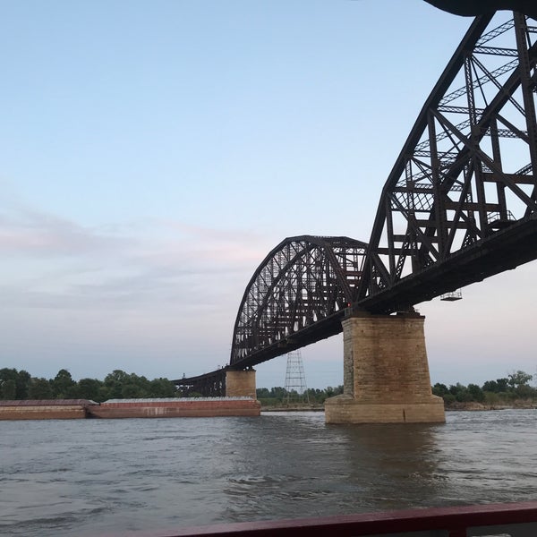 Poplar Street Bridge