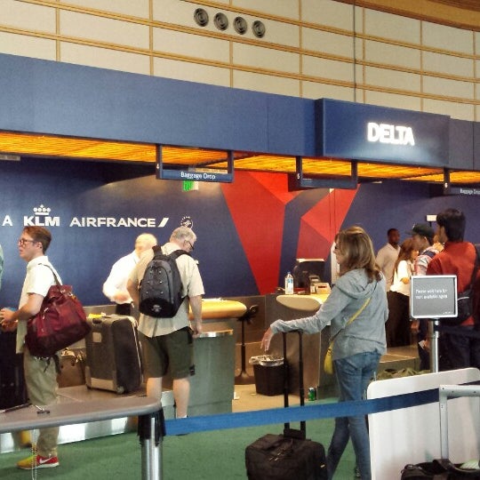 Delta Air Lines Ticket Counter - 7000 NE Airport Way