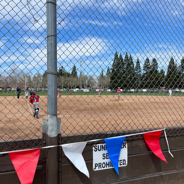 Photos at Maidu Regional Park - Park in Maidu