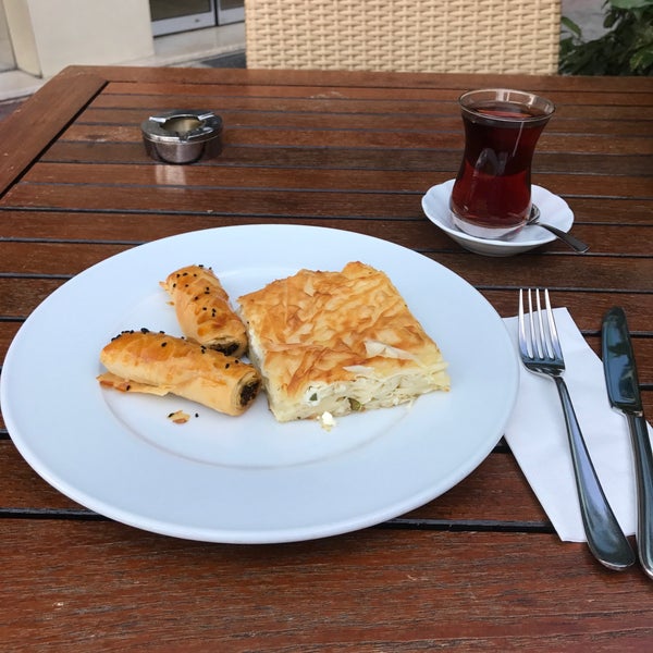 Photos at Pelit Pastanesi - Altunizade - İstanbul, İstanbul