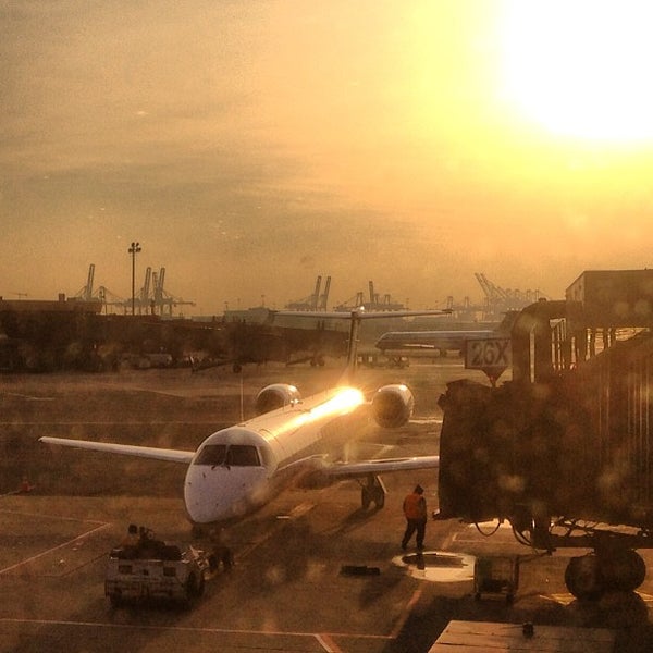 Photos at Gate A26 (Now Closed) - Airport Gate in Newark Airport and ...
