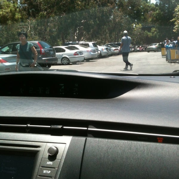 UCLA Parking Structure 11 - Westwood - De Neve Dr