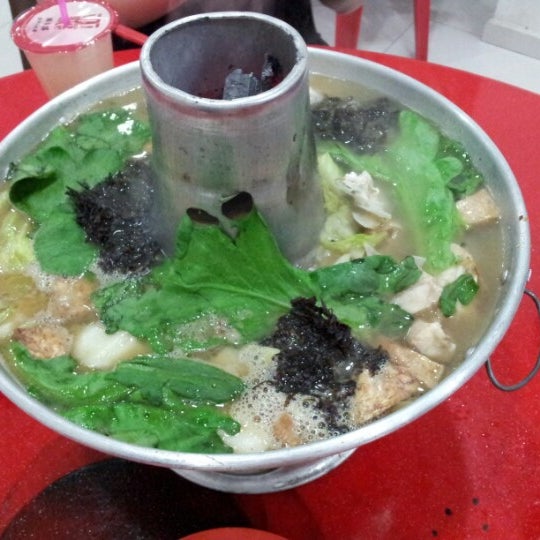 Nan Hwa Chong Fish-Head Steamboat Corner