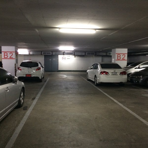 Photos at อาคารหะรินธร (Harindhorn Building) - บางรัก, กรุงเทพมหานคร