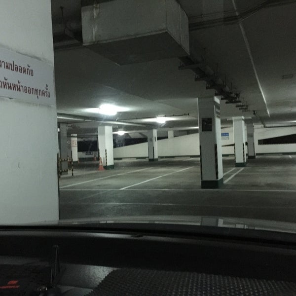 อาคารหะรินธร (Harindhorn Building) - บางรัก, กรุงเทพมหานคร