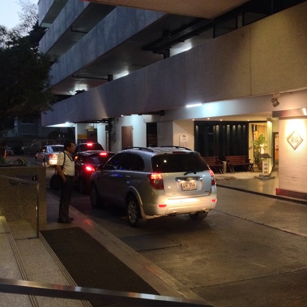 Photos at อาคารหะรินธร (Harindhorn Building) - บางรัก, กรุงเทพมหานคร