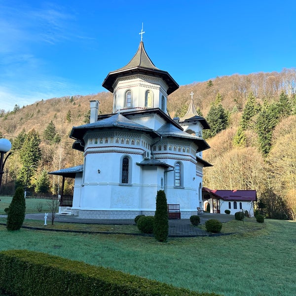 Mănăstirea „Sf. Ap. Andrei” Berivoi - Monastery