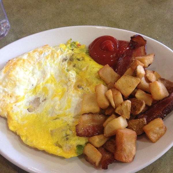 Photos at Boston University West Campus Dining Hall - Allston - 11 tips ...