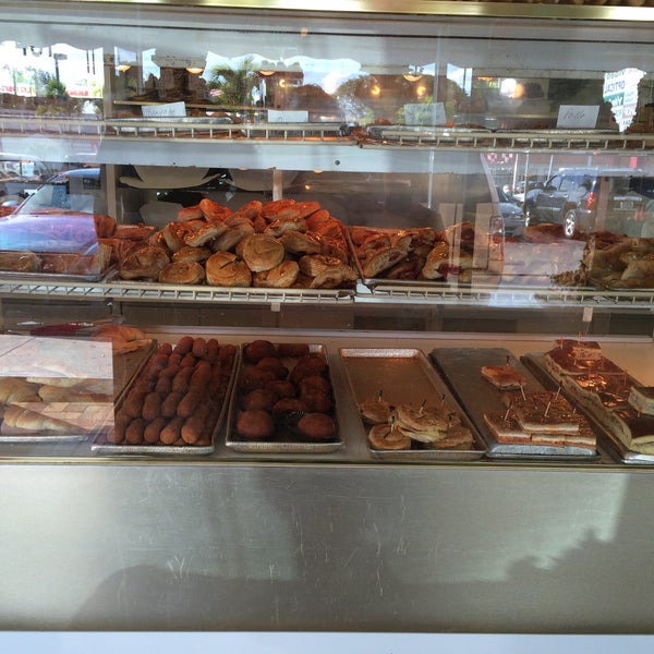 Vicky Bakery - Bakery in Hialeah