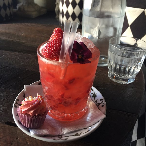 White Rabbit Cocktail Room - City - 65 Northbourne Ave