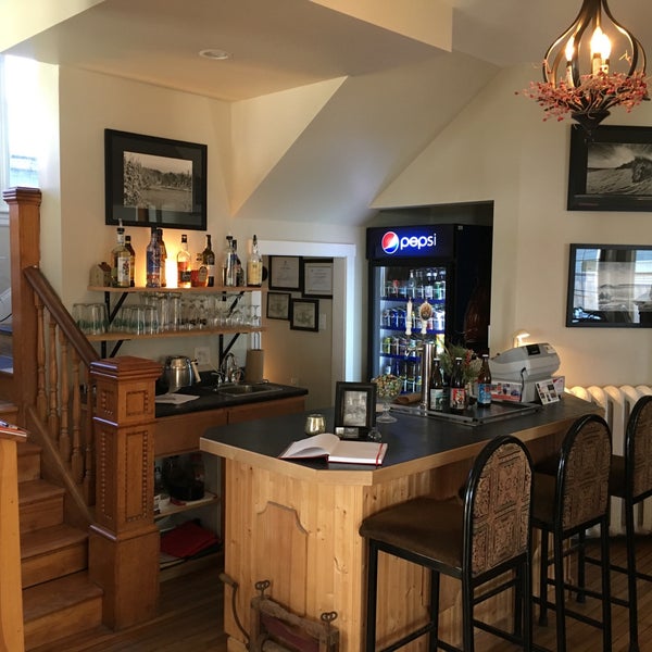 21 Breakwater Restaurant - 21 Breakwater Street