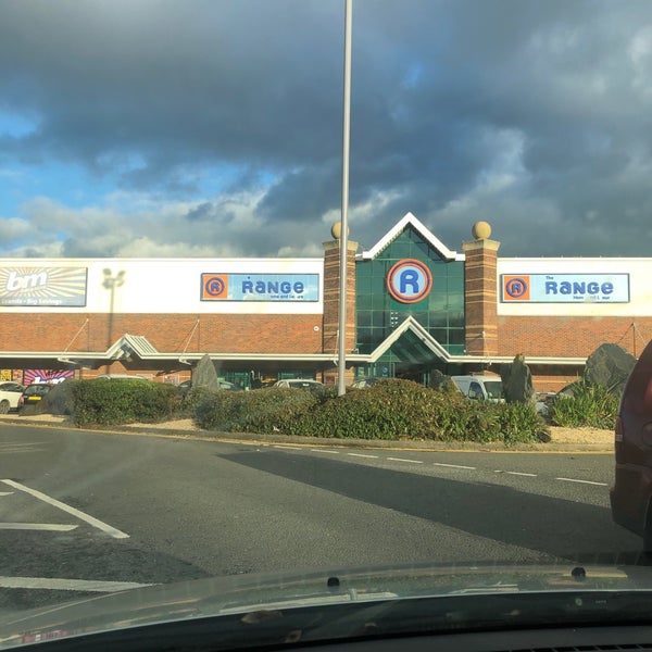 Avon Meads Retail Park - Shopping Plaza in Bristol