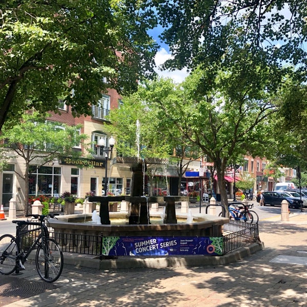 Lincoln Square - Ravenswood - Chicago, IL