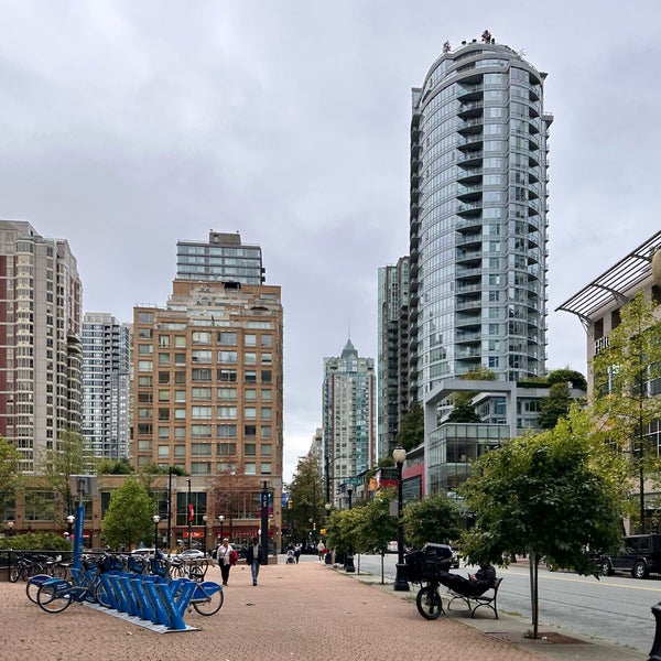 Library Square - Downtown Vancouver - Georgia St