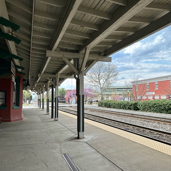 Manassas Amtrak/VRE Station (MSS) - Rail Station in Manassas