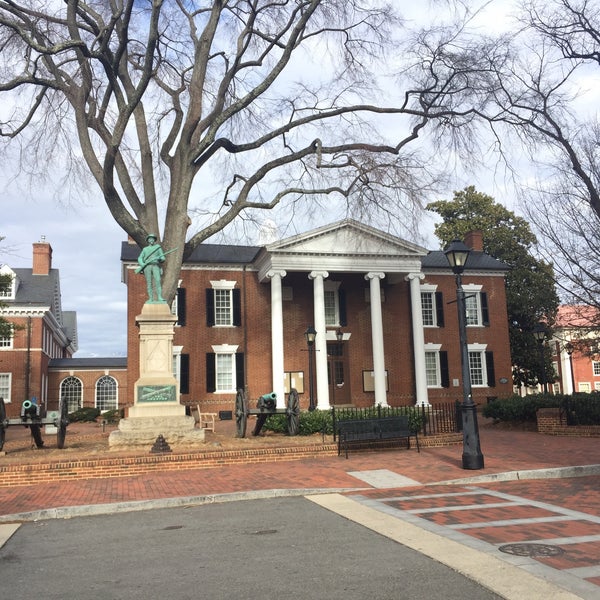 Historic Court Square - 1 tip from 298 visitors