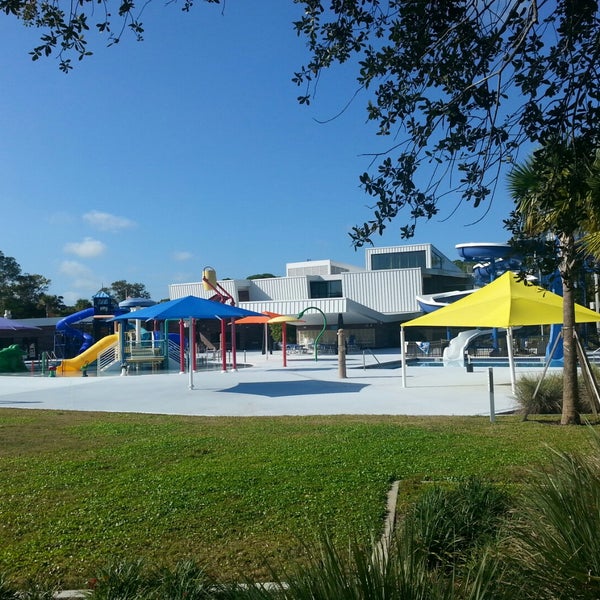 Highland Family Aquatic Center - Swimming Pool in Largo
