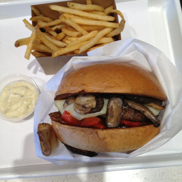 BUILT Custom Burgers (Now Closed) - Burger Joint in South LA