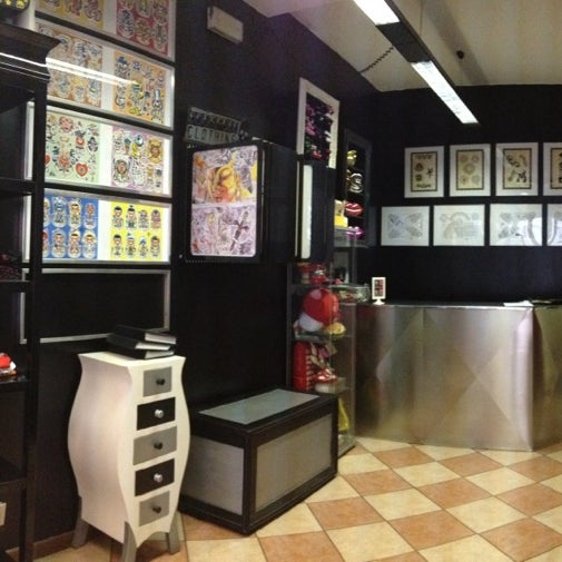 Ritual Body Mod.it Tattoo Piercing - Tattoo Parlor