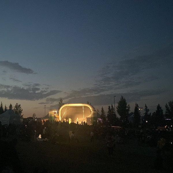 Elliston Park - Lake in Calgary