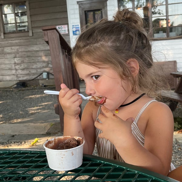 Riverside Creamery - Ice Cream Parlor in Port Jervis