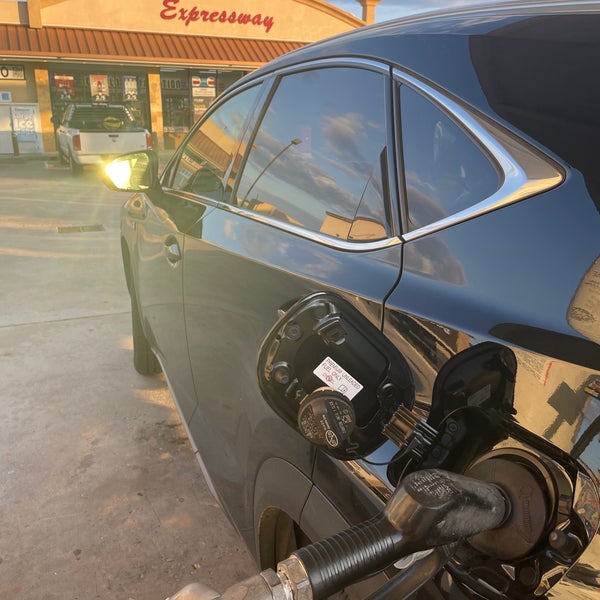 Shell Expressway - Fuel Station in Montgomery