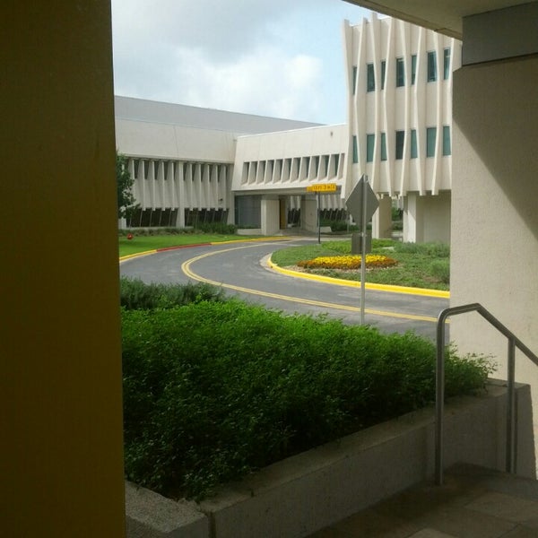 Shell Westhollow - 3333 Highway 6 S