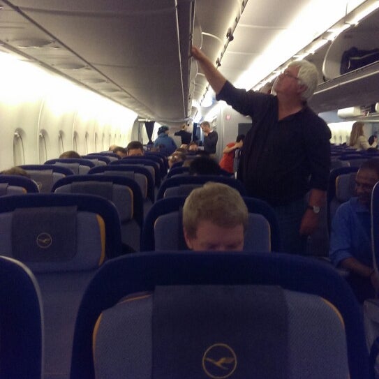 Photos at Lufthansa Flight LH 779 - Plane in Singapore