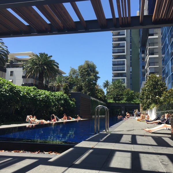 Trio Infinity Pool - Swimming Pool in Camperdown