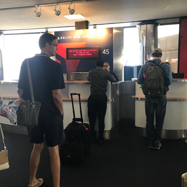 Photos at Gate B45 - Airport Gate in Newark Airport and Port Newark