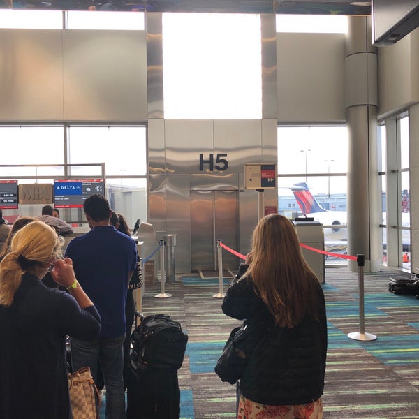 Photos at Gate H5 - Airport Gate in Miami International Airport