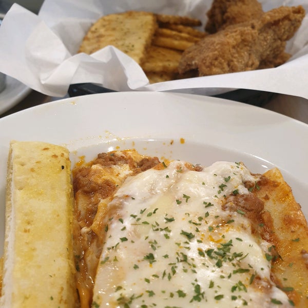 Rufino Pacific Tower - Office Building in San Lorenzo