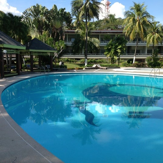 Waterfront Insular Hotel Davao - Hotel in Davao