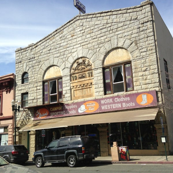 Arians Army Surplus - Placerville, CA