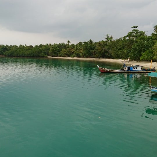 Pahawang Besar Island - Beach